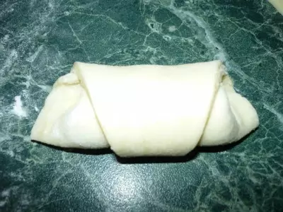 Cottage cheese dough pear rollen