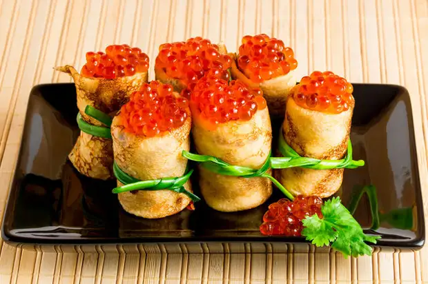 Pandekager-snegle med rød kaviar
