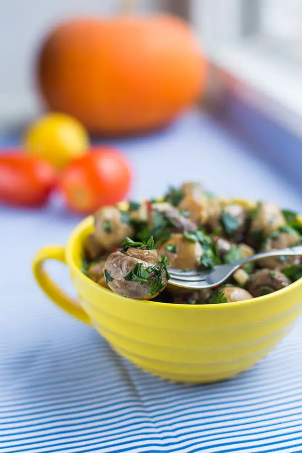 Champignons in sweet and sour marinade