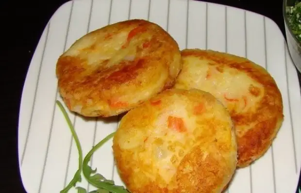 Cutlets kentang jeung kecap jeung lemon zest. \ Poto: mirpovara.ru.