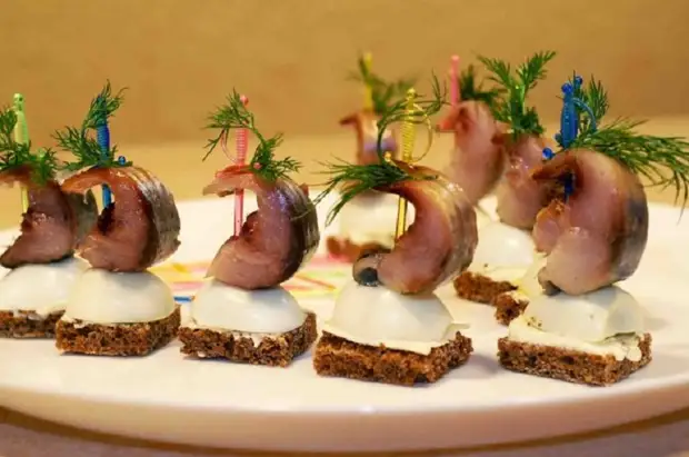 canapes scadán