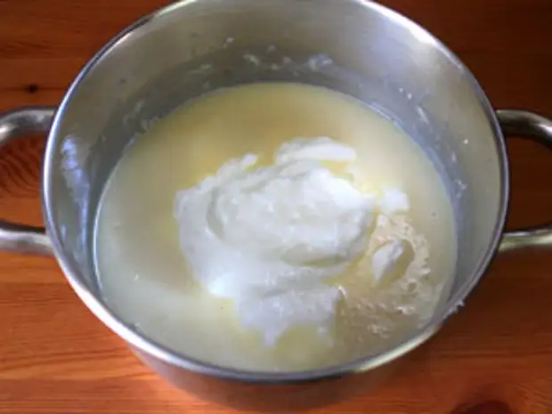 Ampio yaourt amin'ny sôkôla.