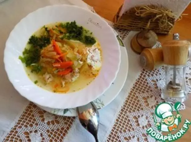 Sup kubis dengan ayam belanda dan epal