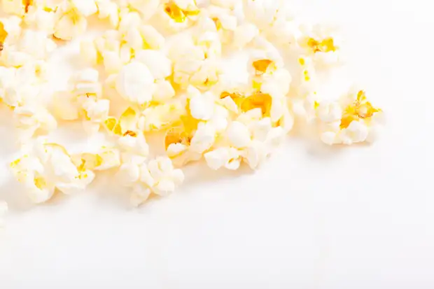 5 sunne grunner til å spise popcorn utenfor kinoen