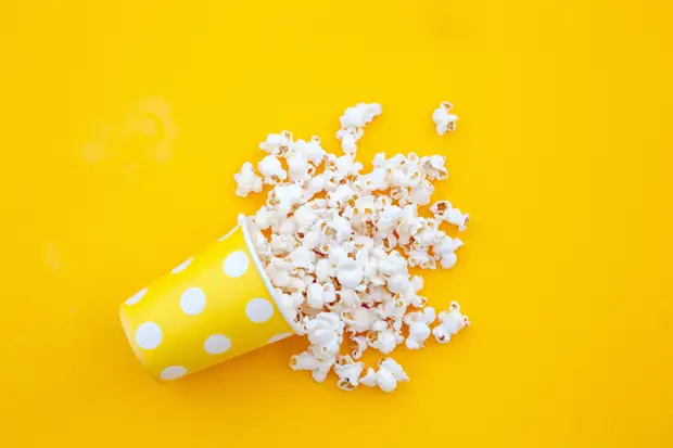 5 sunne grunner til å spise popcorn utenfor kinoen