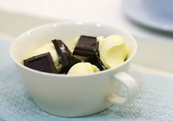 Ukunyibilikisa i-chocolate brownies