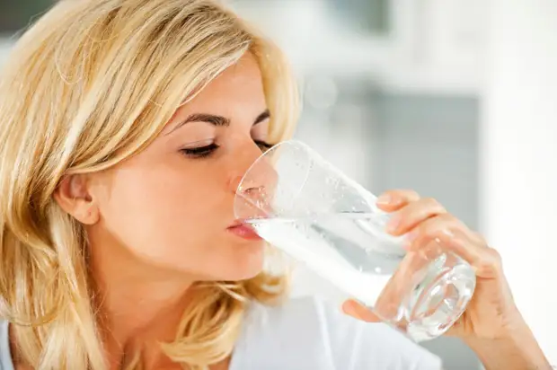 အစာစားပြီးတာနဲ့ ရေဘာကြောင့်သောက်တာလဲ။