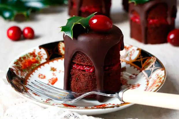 Hình ảnh công thức cho Chocolate Mini Cranberry Cakes