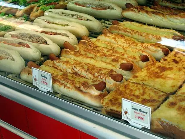 Hot dog dzakakurumbira kubva pasirese