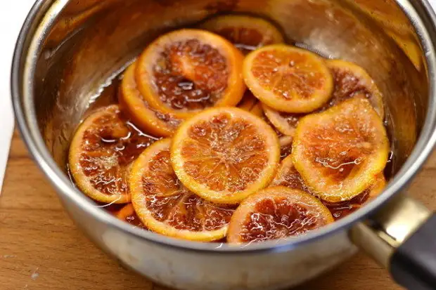 Bolo de noces con laranxas