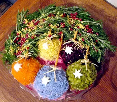 Жаңа жылдық бұтақтан жасалған салат
