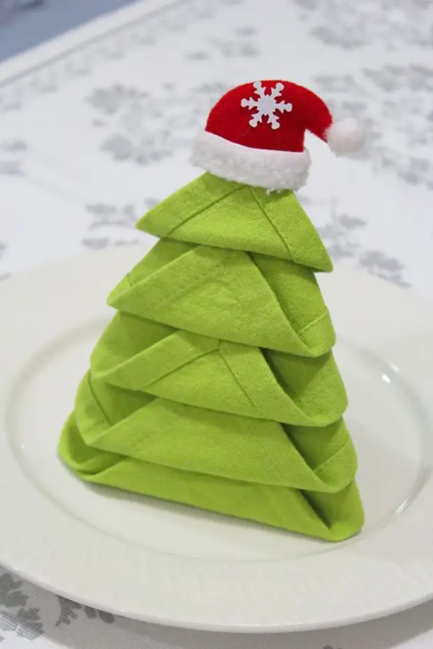 How to beautifully fold napkins on the festive table