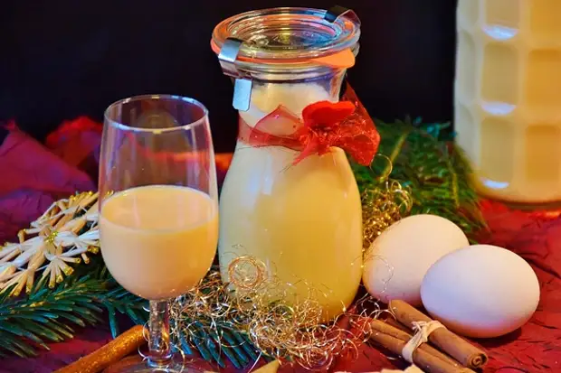 Qu'est-ce que le lait de poule et comment le préparer - une recette de cocktail simple sans alcool