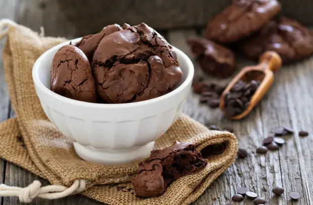 chocolate meringues