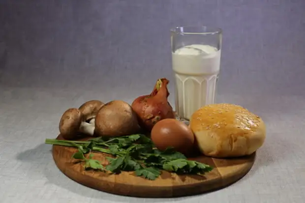 Huevos revueltos en bollo con champiñones