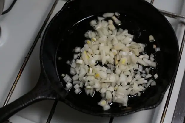 Huevos revueltos en bollo con champiñones