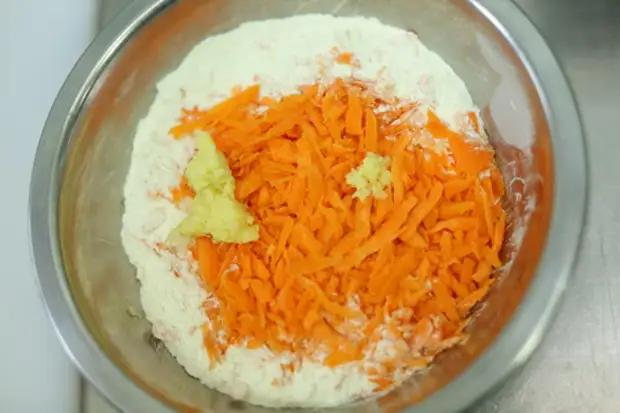 unsaon paghimo sa carrot mousse lakang 5