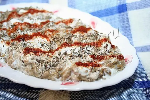Turkisk auberginepastej med yoghurt
