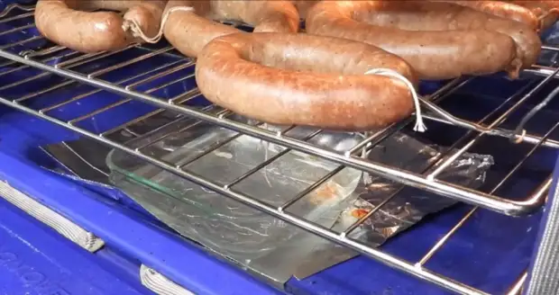 Linguiça de Cracóvia no forno