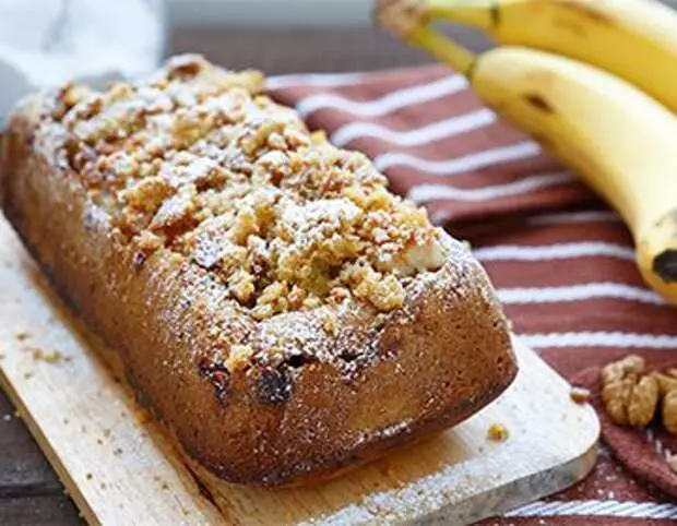 Banana charlotte u pećnici i sporo kuhanju