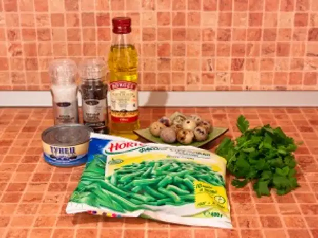 Salad with tuna and green beans. Ingredients