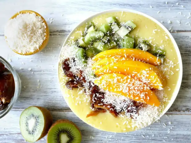 Smoothie Bowl - 7 Smoothie Recipes in Plate