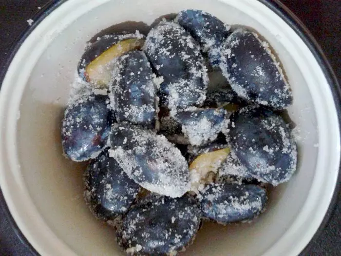 Plum lagu qaboojiyey sharoobada