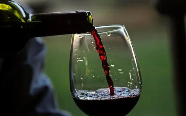 Hvordan skelner man en falsk vin fra en rigtig vin?