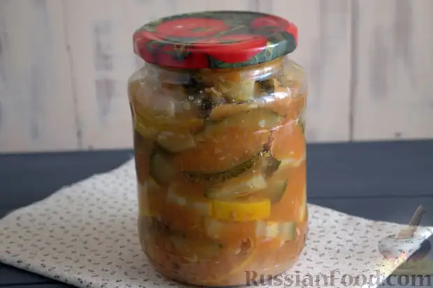 Saláta "Tatár dal" cukkiniből fűszeres pácban