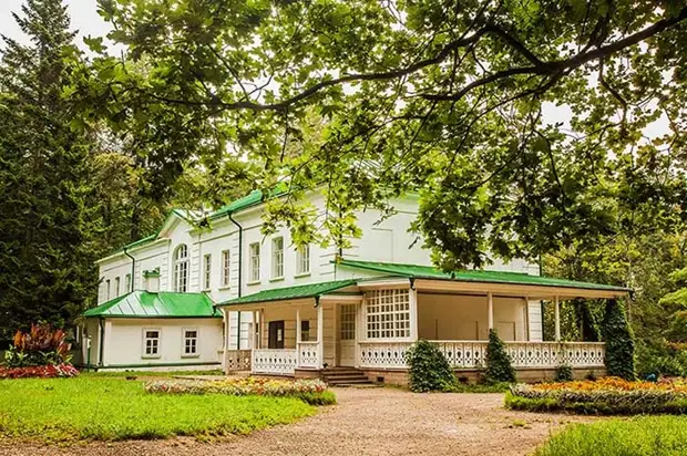 Ny fananan'i Lev Tolstoy Yasnaya Polyana