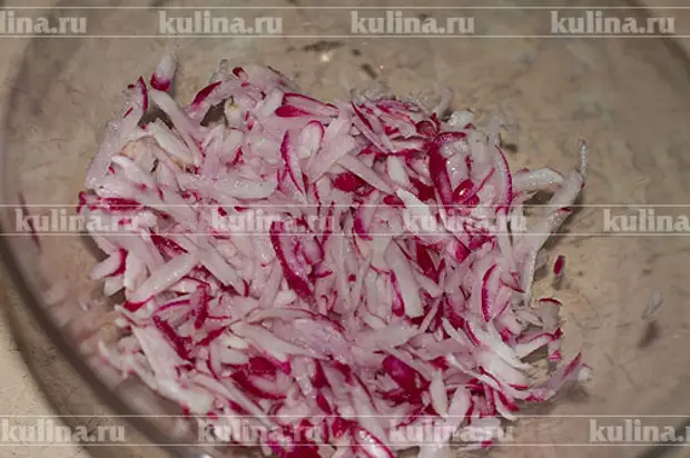 Grate radish and put in a bowl.