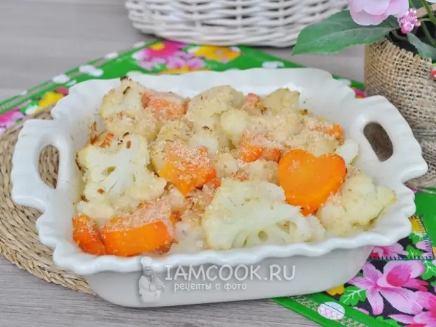 Foto casserole kembang kol dengan wortel