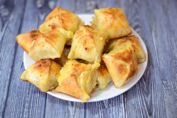 Foto recept: Kaas bladerdeeg snack, het eenvoudigste recept