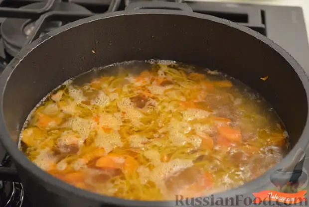 Сирна супа са димљеним кобасицама