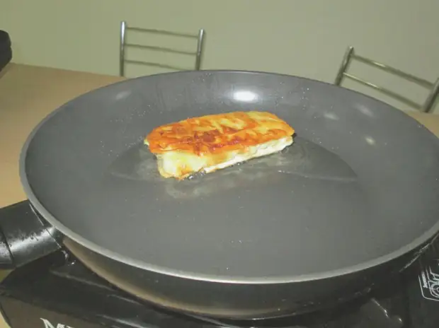 Snelle pita taarten in een pan, een eenvoudig recept voor gebakken taarten