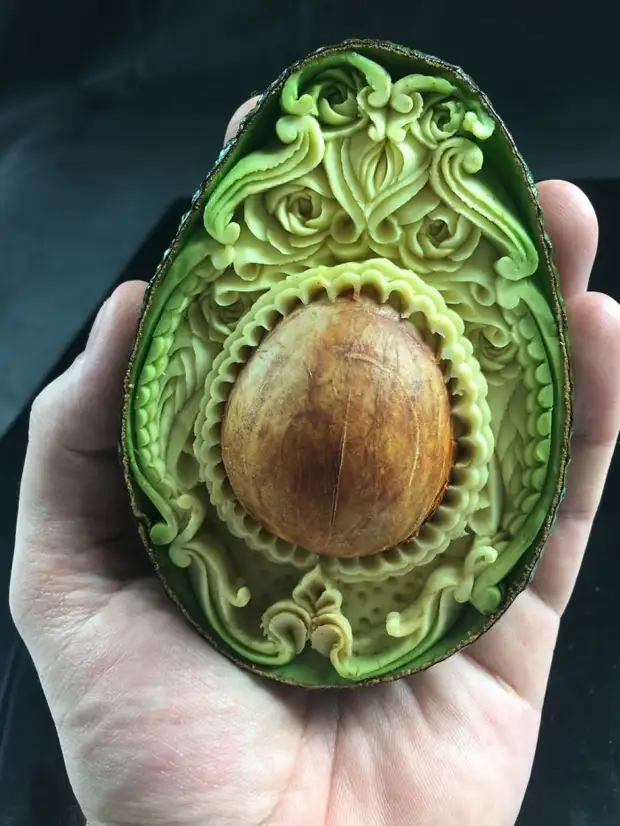 Avocado in an hour turned into a carved masterpiece of avocado, beauty, amazing, carving, do it yourself, amazing, fruit