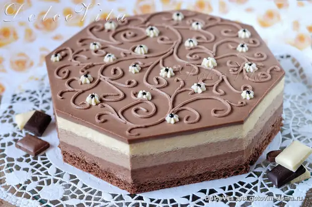 کیک موس "سه شکلات" اثر لوکا مونترسینو