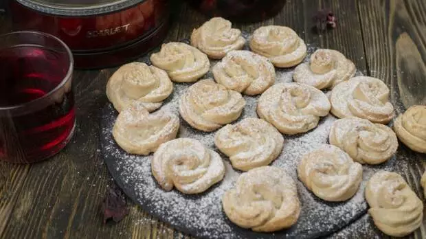 Roses de mató amb te d'hibisc