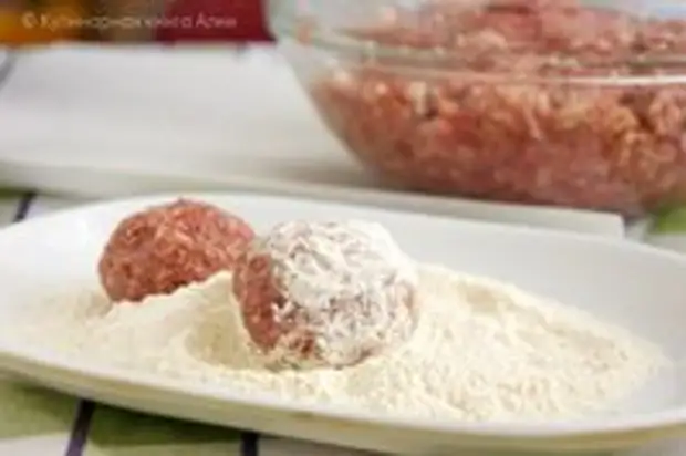 Fleischbällchen in Soße, wie im Garten