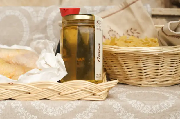 Farfalle na may manok sa honey sauce - isang napaka orihinal na recipe