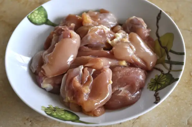 Farfalle na may manok sa honey sauce - isang napaka orihinal na recipe