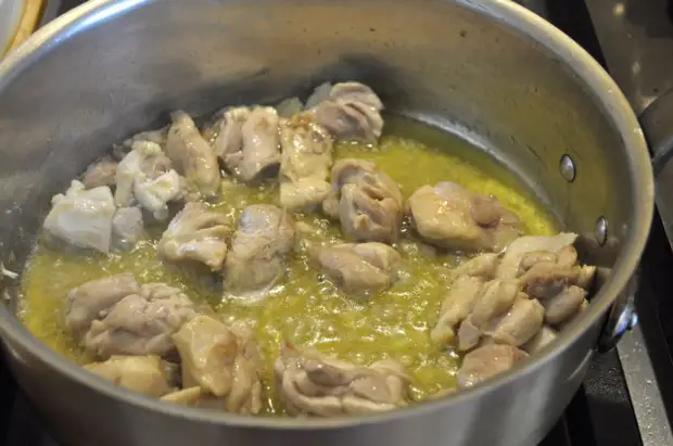 Farfalle na may manok sa honey sauce - isang napaka orihinal na recipe