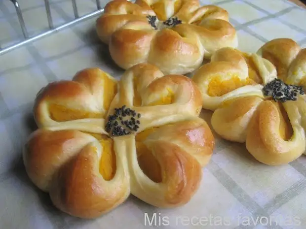 Amazingly beautiful options for cutting the dough