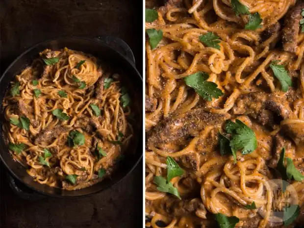 Què cuinar per sopar cada dia: stroganoff de vedella amb espaguetis en un bol