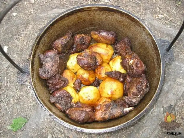 ¡La comida en una caminata y al aire libre siempre es más sabrosa! (22 fotos) almuerzo, naturaleza, barbacoa.