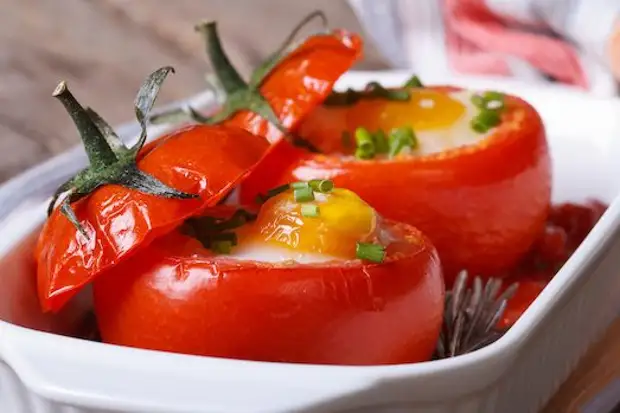 7 reçeteyên tomato tijî yên orîjînal