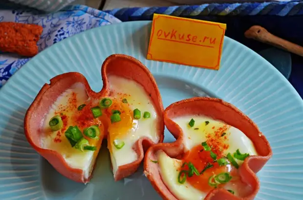 Idée pour un petit déjeuner avec de la saucisse bouillie