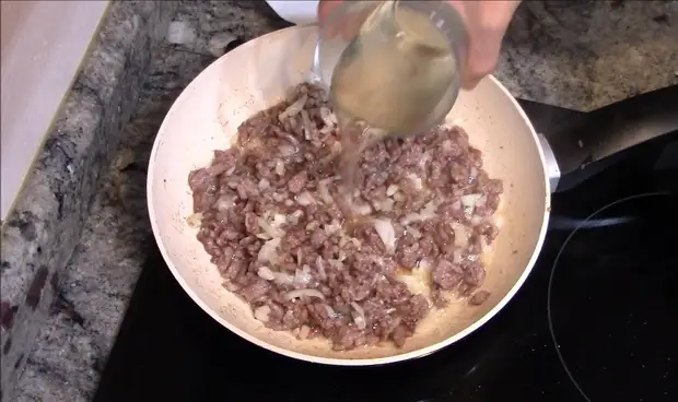 Casserole de viande hachée - une recette espagnole chic