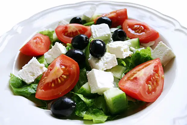 ग्रीक सलाद: पकाने की विधि और खाना पकाने की विशेषताएं