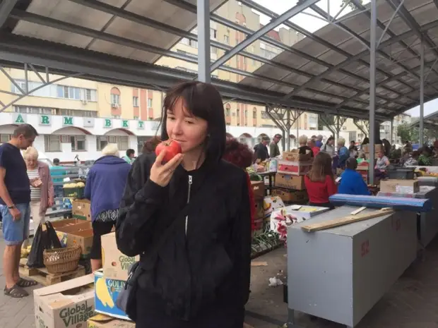 Os bos tomates teñen un cheiro distinto.